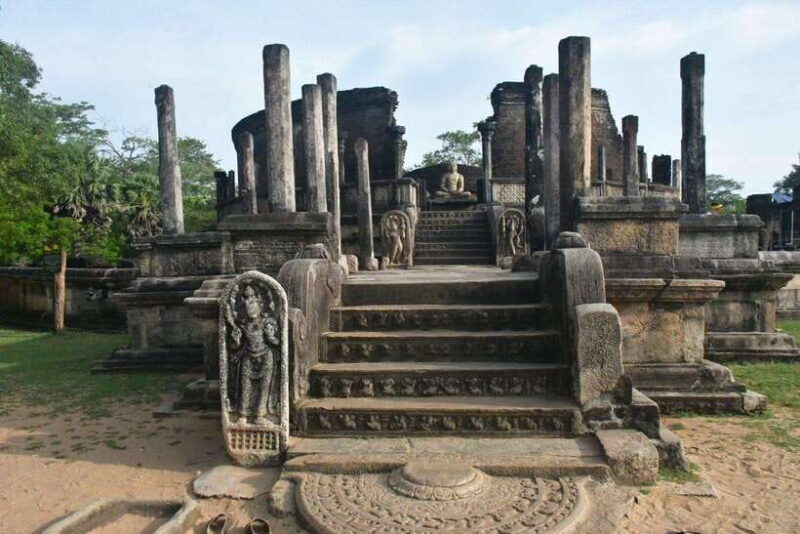 Cultural Triangle 5 Days 4 Nights in Sri Lanka - Day 4: Sigiriya to Kandy via Dambulla and Spice Gardens