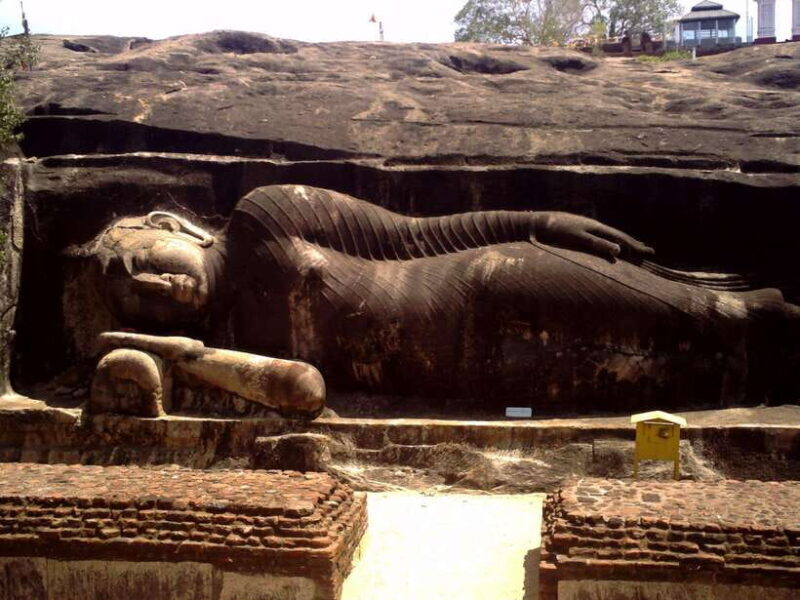 Cultural Triangle 5 Days 4 Nights in Sri Lanka - Day 5: Kandy’s Religious & Botanical Delights