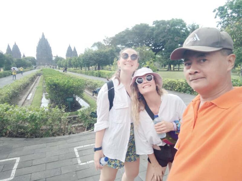 Culture Tour of Sultan palace,Water castle,Ijo Temple sunset - Source