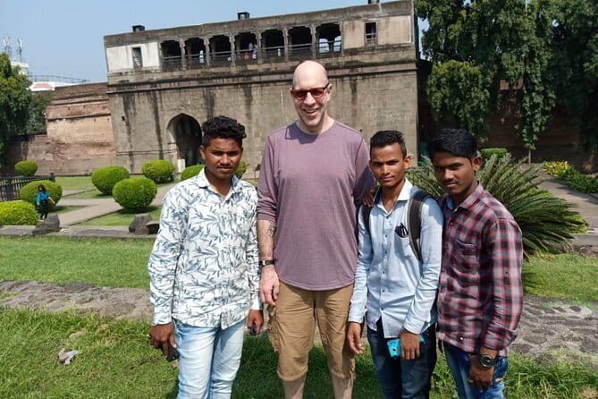 Culture trip in Pune to Aga Khan Palace, a dargah and temples - The Spiritual Power of Dutt Temple at Narayanpur