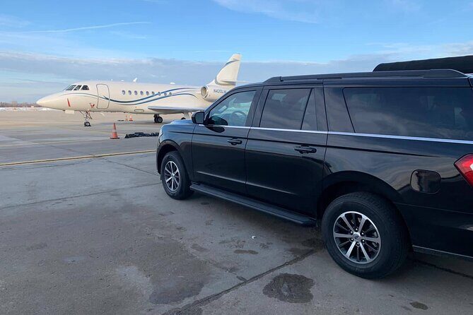 Curbside Sedan Transportation from O'Hare or Midway Airport to Downtown Chicago - A Practical Look at Chicago’s Curbside Sedan Transfer: O’Hare & Midway to Downtown