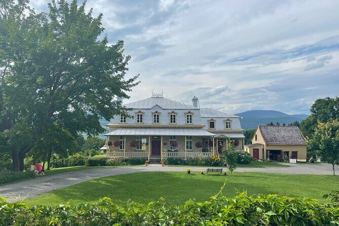 Custom 4 Hour Tour with a Private Driver in Quebec - An In-Depth Look at the Experience