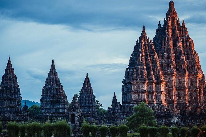 Custom Private Tour in Yogyakarta with French Speaking Guide - Key Points