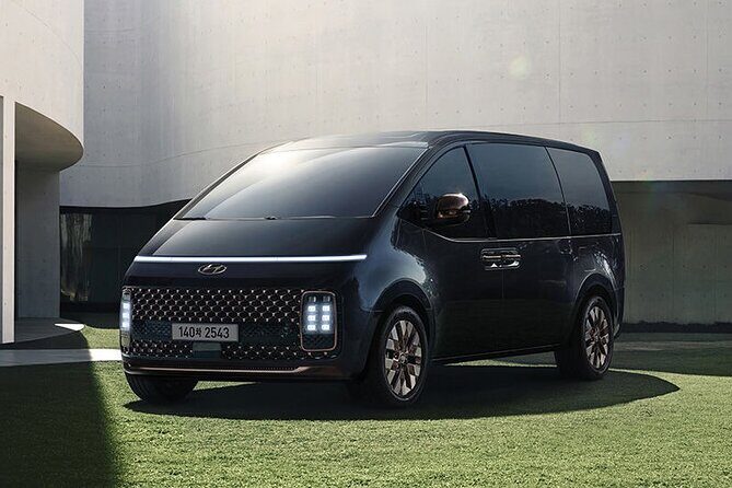 Customizable Private Seoul Tour in luxury van for VIP - An Inside Look at the Seoul Private Tour