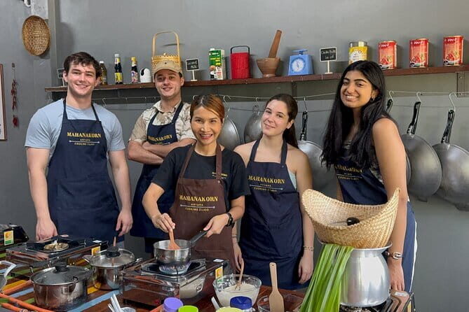 Customizable Thai Cooking Class with Onnuch Market in Bangkok - Who Is This Tour Best Suited For?