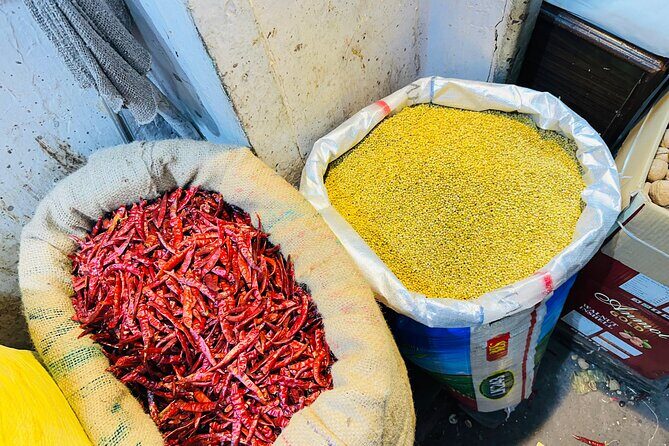 Customized Full Day Delhi Shopping Tour with Female Guide - FAQ