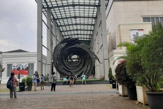 Customized Private Tour Jakarta With Lunch - Who Should Book This Tour?