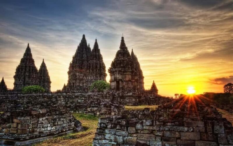 Cycling at Plaosan temple & Prambanan Temple with sunset - Key Points