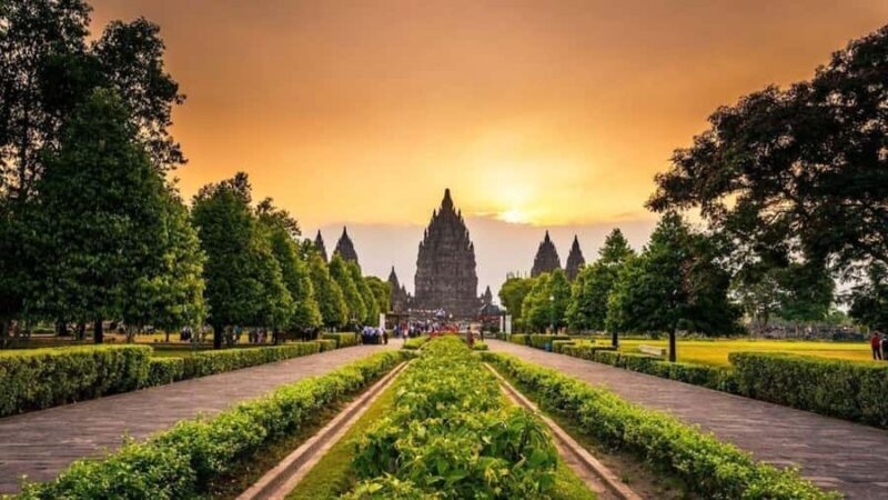 Cycling at Plaosan temple & Prambanan Temple with sunset - A Close Look at the Tour Itinerary