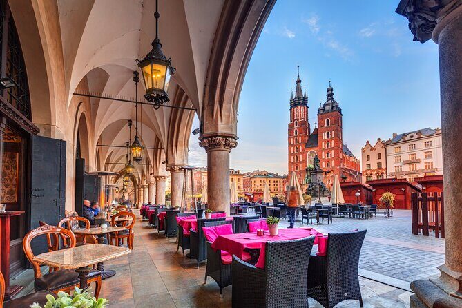 Czartoryski Palace Museum Tickets and Krakow Old Town Tour - The Experience’s Strengths and Potential Drawbacks