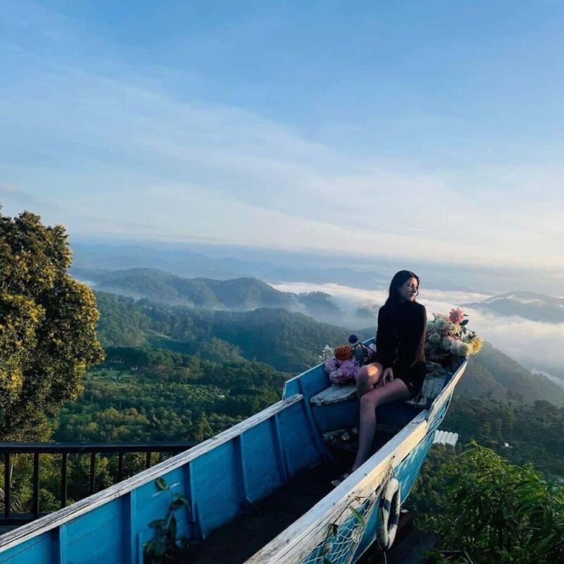 Da Lat: Sunrise Photography & Scenic Morning Tour - Visiting a High-Tech Strawberry Farm