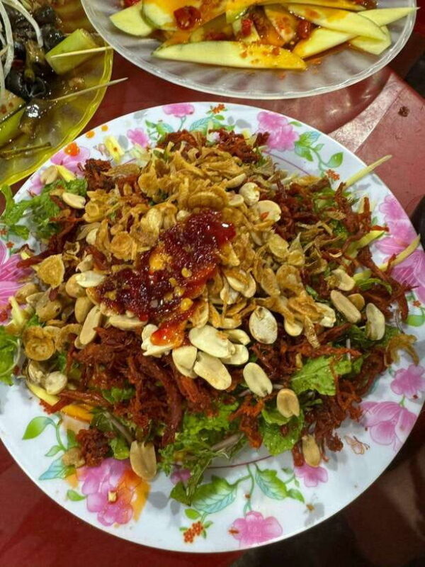 Da Nang City Street Food Private Tour With Local Students - The Food Experience: Delicious, Diverse, and Authentic