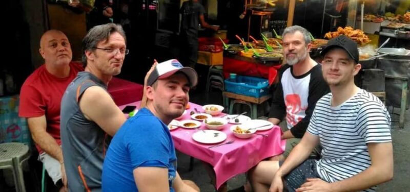 Da Nang: Hidden Street Food By Walking Tour with Local Lady - Logistics and Practicalities