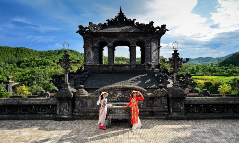 Da Nang: Hue Imperial City and Hai Van Pass Small Group Tour - Transportation and Group Size