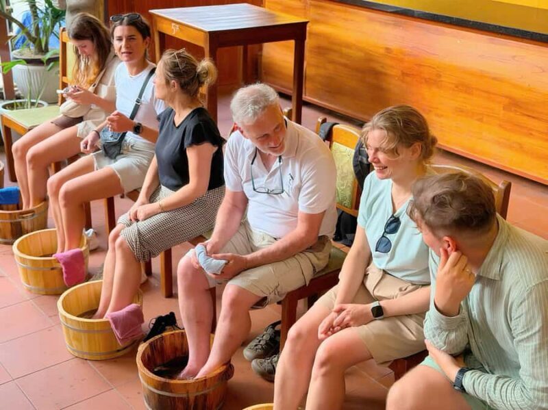 Da Nang: Hue Imperial Tour - Heritage Train via Hai Van Pass - The Journey Begins: From Da Nang to Hue