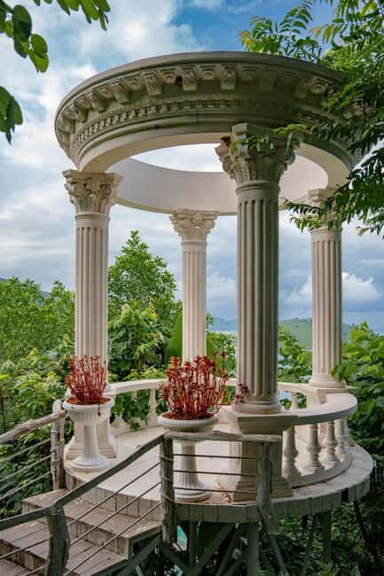 Da Nang: Local Sashimi, Hai Van Pass and Moutain Peak Coffee - A Deep Dive into the Experience