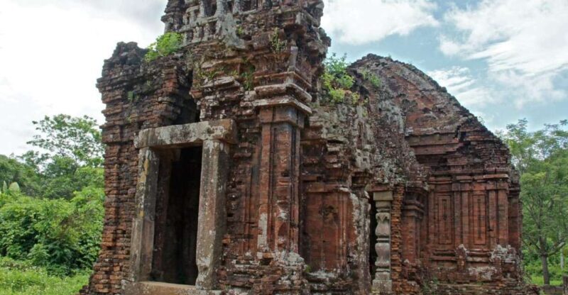 Da Nang: My Son Sanctuary and Hoi An Old Town Private Tour - A Complete Dive into the Experience: What Makes This Tour Special