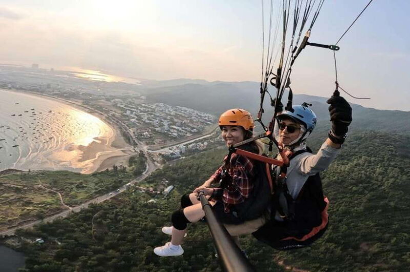 Da Nang Private paragliding experience on Monkey Mountain - A Closer Look at the Experience