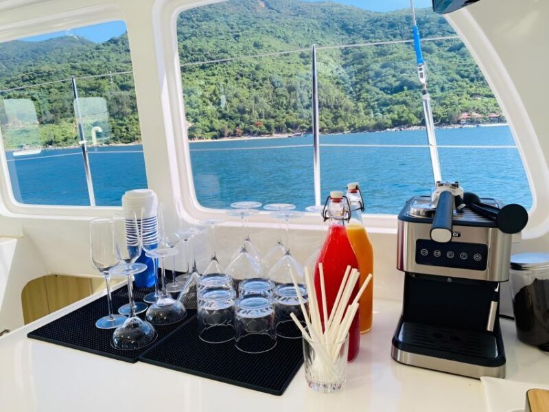 Da Nang: Son Tra peninsula luxury Yacht rental, private - Key Points