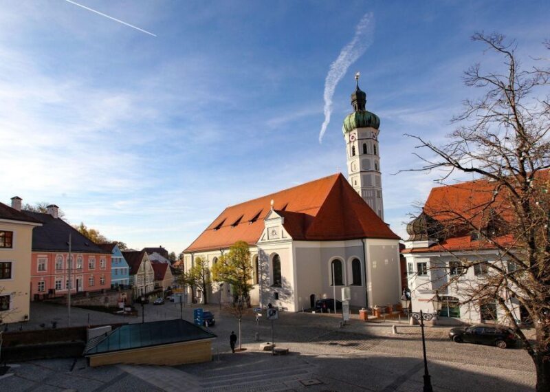 Dachau: Private Guided Walking Tour - Dachau Palace and the Renaissance Flair