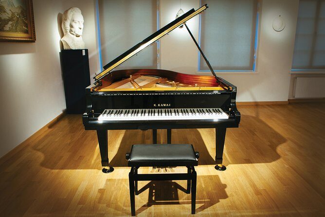 Daily live piano Chopin's concerts at 6:30 pm in the Warsaw Archdiocese Museum - Who Will Love This Experience?
