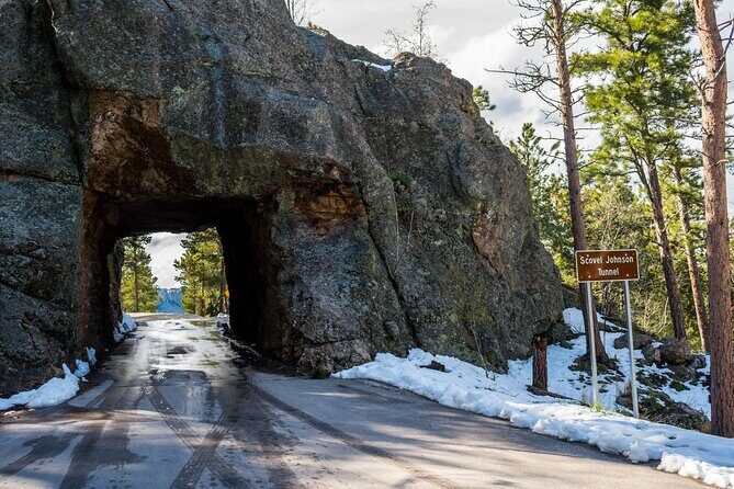 Dakota Highlights: Black Hills, Mt Rushmore & Badlands Audio Tour - What the itinerary offers and what to expect