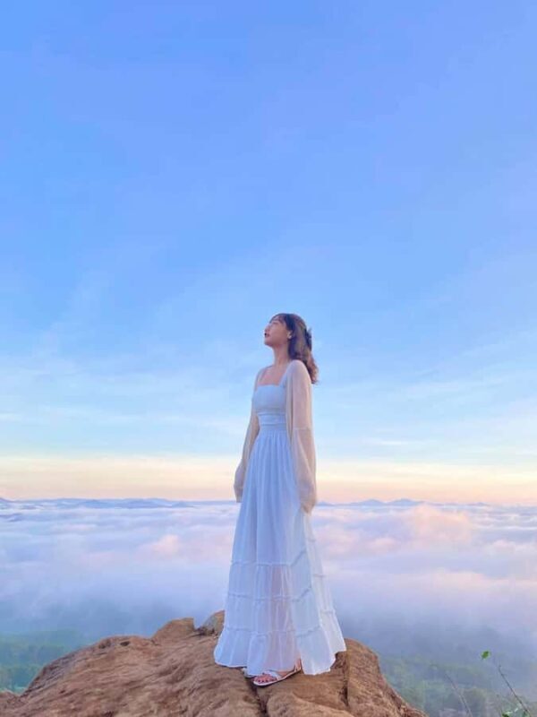 Dalat City Sightseeing Sunrise Cloud Hunting Tour With Cafe - A Tasty Start: Traditional Vietnamese Breakfast