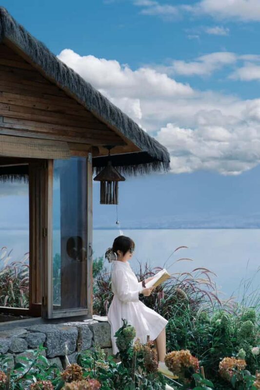 Dali: Scenic Photo Experience Along Erhai Lake - An In-Depth Look at the Experience