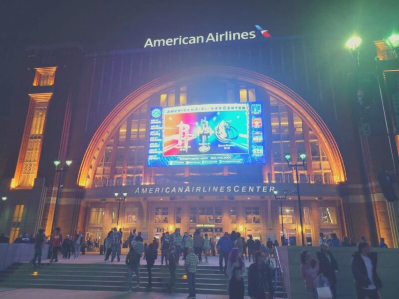 Dallas: Dallas Mavericks Basketball Game Ticket - Near the Venue: Dining and Nightlife