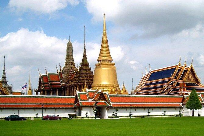 Damnern Saduak Floating Market, Grand Palace and Wat Phra Keo Tour from Bangkok - A Closer Look at the Itinerary