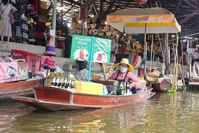 Damnoen Saduak Famous Floating Market and Mea Klong Railway Tour - Lunch and Local Life