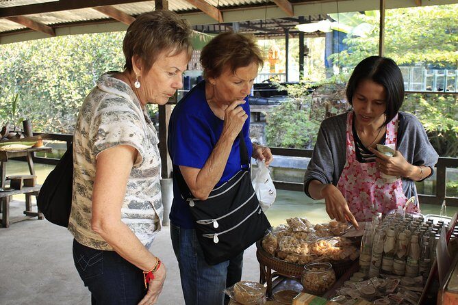 Damnoen Saduak Floating Market Small Group Tour - FAQs