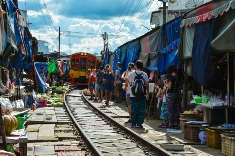 Damnoen Saduak Floating Market, Train with Pickup & Dropoff - Who Should Consider This Tour?