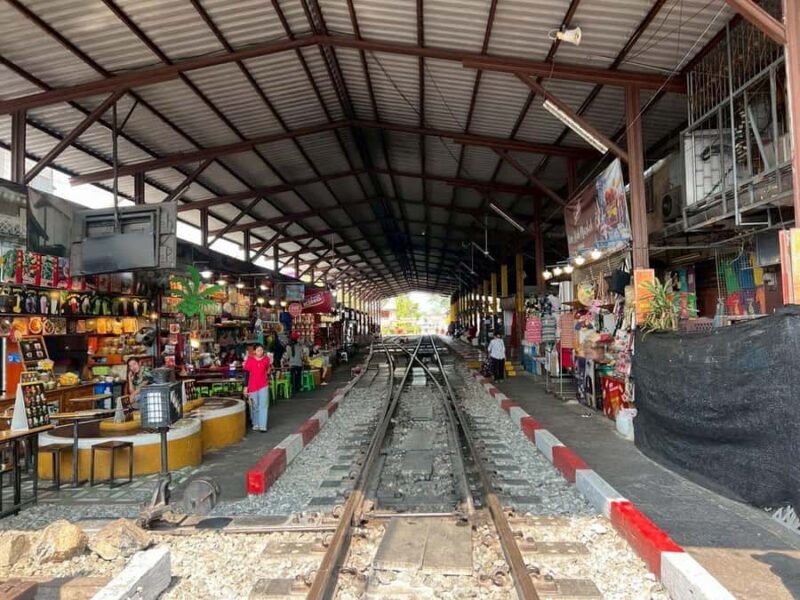 Damnoen Saduak & Maeklong Railway Market Tour (Private car) - Key Points