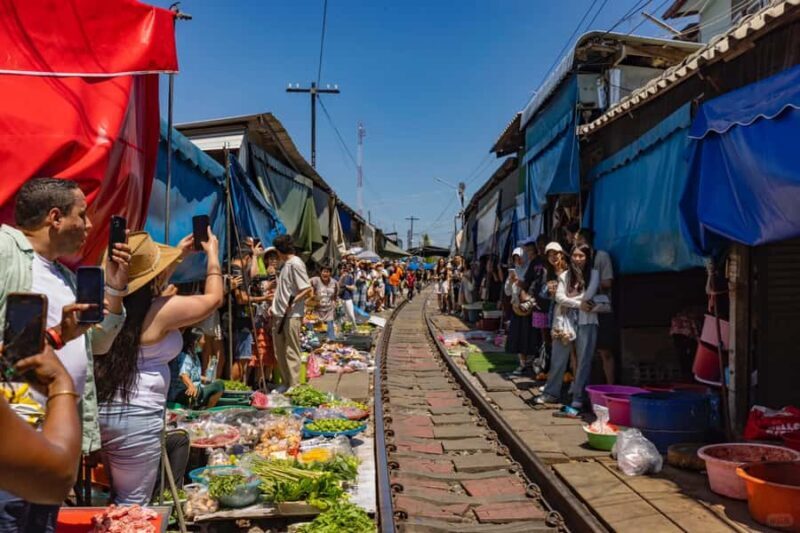 Damnoen Saduak&Maeklong Private TourHotel PickupBoatOption - Who Will Love This Tour?