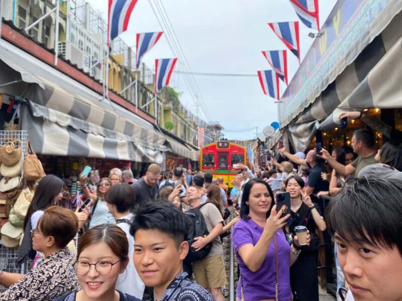 Damnoen : Train Market,Canal Life & Suspension Bridge Scenic - FAQ