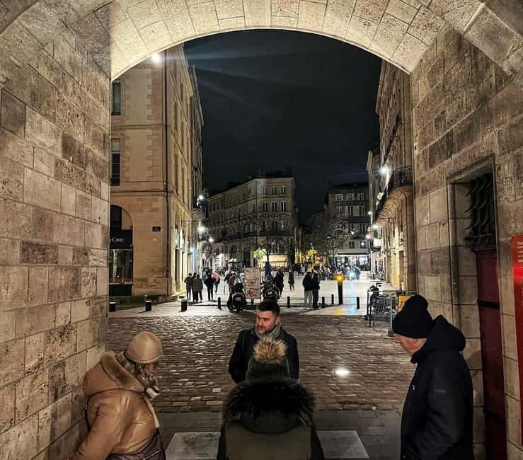 Dark Bordeaux: Ghosts, True Crimes, Eternal haunting Tales - Key Points