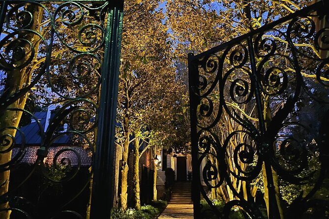 Dark Side of Charleston Guided Night-Time Walking Tour - What This Tour Offers and Why It Matters