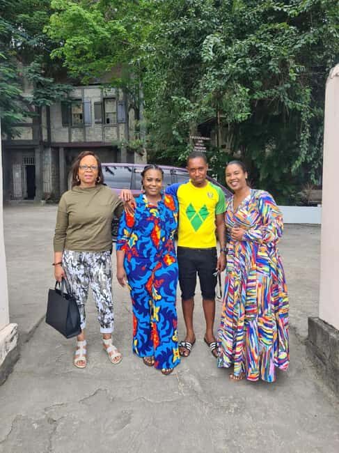 Dark View Falls tour with London Taxi and Tours - An In-Depth Look at the Tour Experience