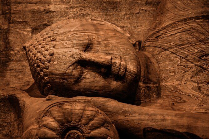 Day Excursion To Ancient City of Polonnaruwa From Negombo - First Stop: Kurunegala for a Brief Break