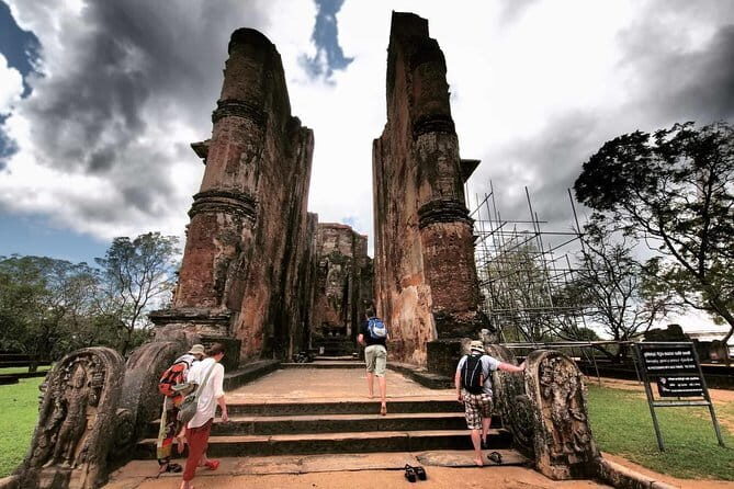 Day Excursion To Ancient City Polonnaruwa - The Ancient Burial Site: Ibbankatuwa