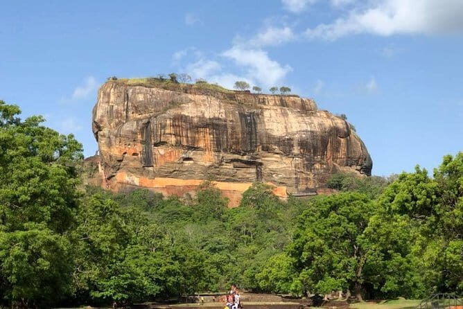 Day Excursion to Historical Sigiriya Rock and Minneriya National park Safari - Exploring Sigiriya Rock and Minneriya National Park: A Day in Sri Lanka’s Cultural and Natural Highlights