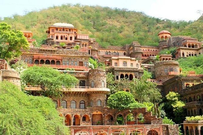 Day Excursion to Neemrana Fort from Delhi - The Beginning of the Journey: From Delhi to Neemrana