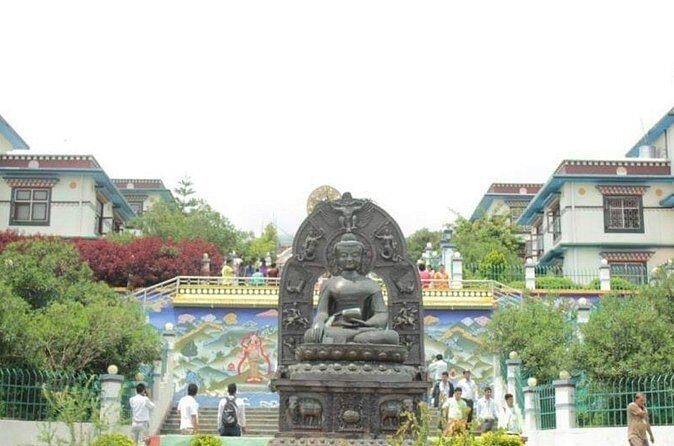 Day hike to White Gumba in Kathmandu - Why This Hike Offers a Genuine Kathmandu Escape