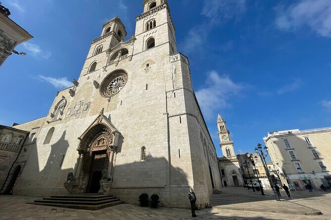 Day in Altamura and Gravina Guided Tour with Lunch in an Osteria - Key Points