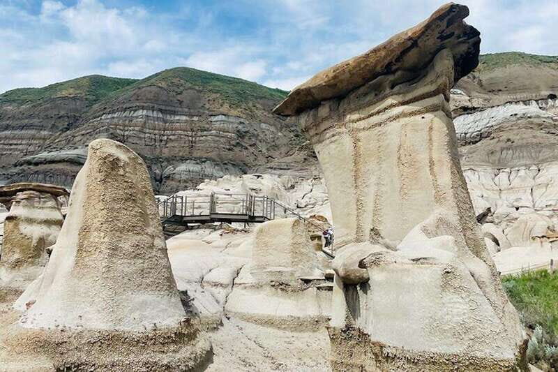 Day of Dinosaurs and Hoodoos From Calgary to the Badlands - Key Points