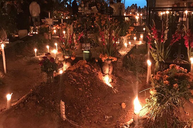Day of the Dead Night Tour: Oaxacas Cemeteries & Traditions - Who Should Consider This Tour?