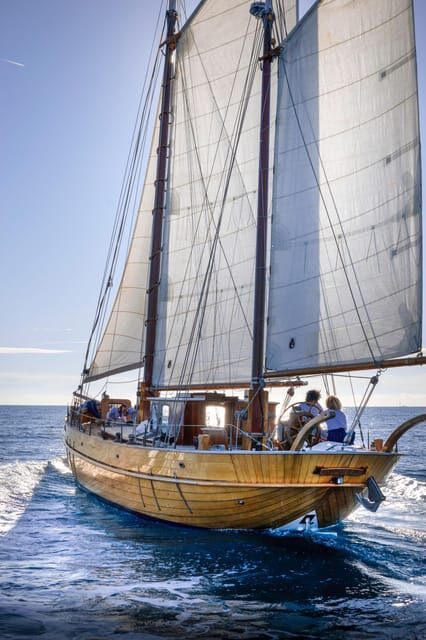 Day sail in the heart of the Calanques with lunch - An In-Depth Look at the Experience