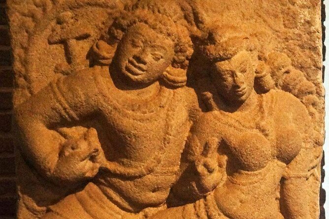 Day Tour Anuradhapura from Kandy by Lux Tours Lanka - Ruwanweli Maha Seya: The Majestic Stupa