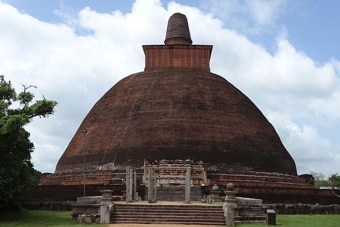 Day Tour Anuradhapura from Kandy by Lux Tours Lanka - Muragala and Ratnaprasada: The Guardian Stones